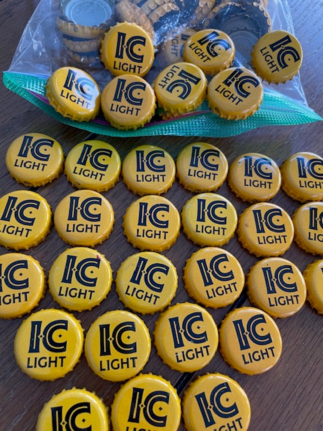 100 Pcs I C Light Beer Bottle Caps Black & Gold Clean Project Ready! - Etsy
