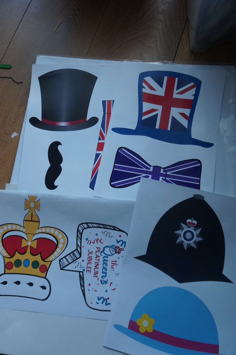 Set of British Royal Themed Photo Props Street Party, Family Bunting ...