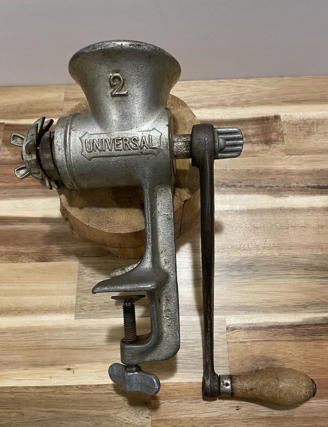 Vintage Universal Meat Grinder (size 2) – Classic Hand-cranked Kitchen ...