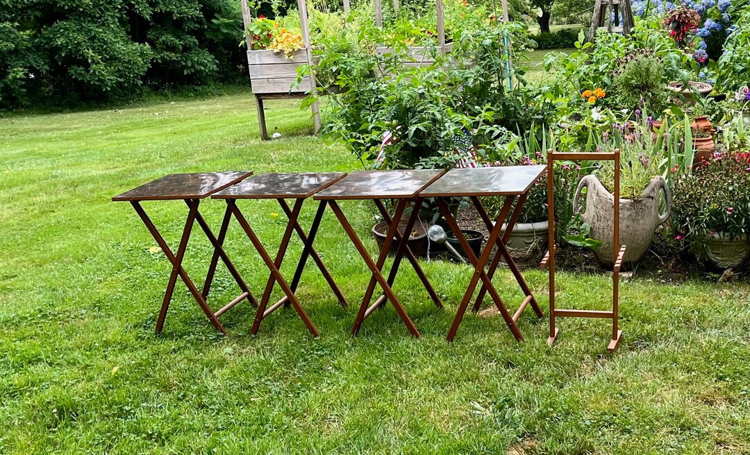 Set 4 TV Snack Tables in Stand by Scheibe Co. Marbleized Formica Tops ...