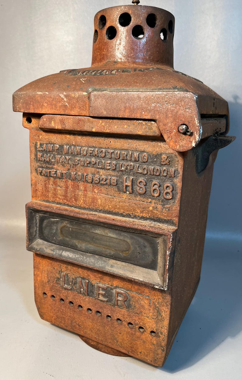 1923 UK Railroad Lantern Iron Signal Crossing Gate Lamp Bulls Eye Glass ...