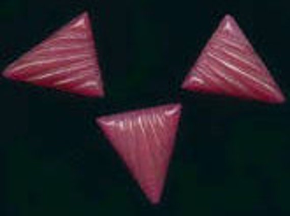 Art Deco ruby triangle. 18x20mm. Pkg of 1. b5-492 | Etsy