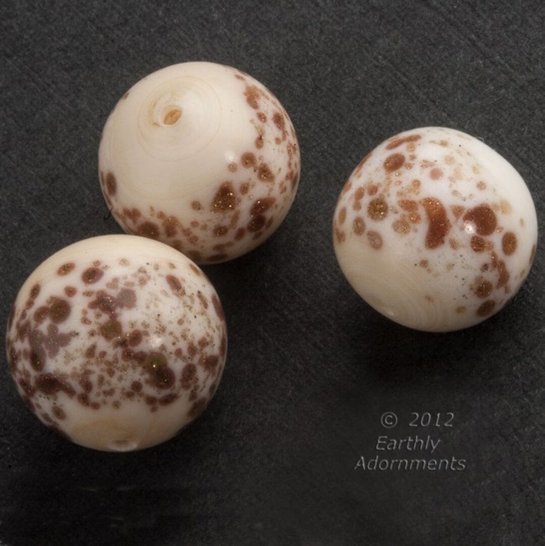 Vintage 12mm Cream Colored Glass Rounds With Dots of Aventurine. Japan ...