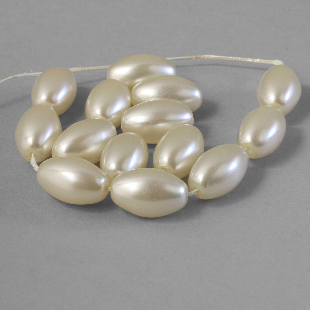 Large Creamy Off- White Oval-shaped Glass Pearls, Vintage Japanese ...