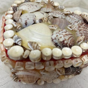 Vintage Seashell Box, Heart Shaped Shell Box ,sailor's Valentine ...