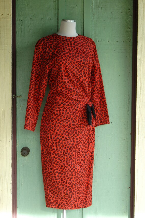 1990s Red and Black Artsy Target Circle Polka Dot Pri… - Gem