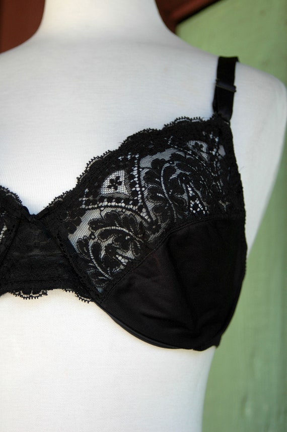 1970s 1980s Black Lace Trimmed Underwire Bra // 70s 8… - Gem