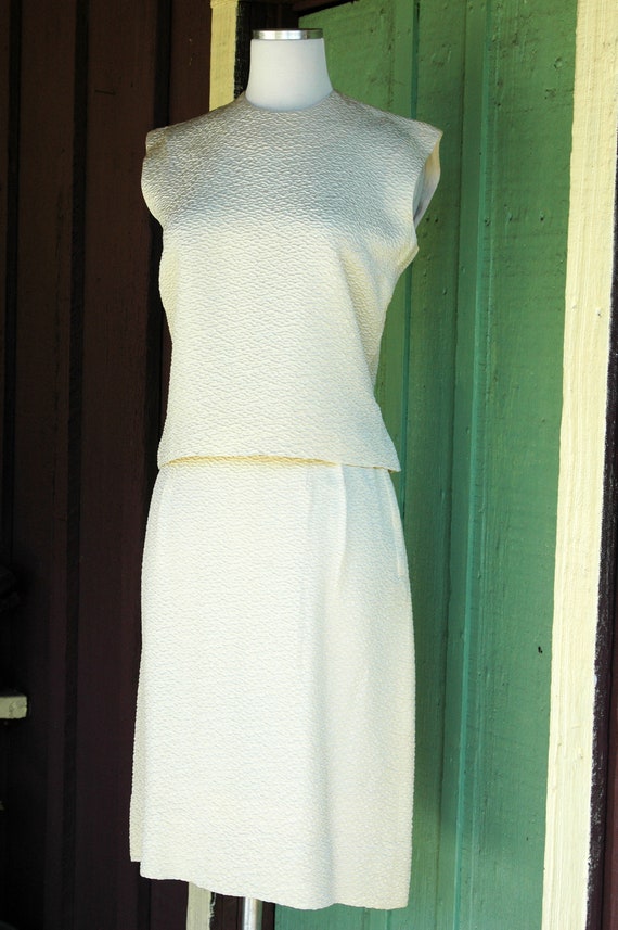 1960s Warm White Pale Yellow Crinkle Textured Shell a… - Gem