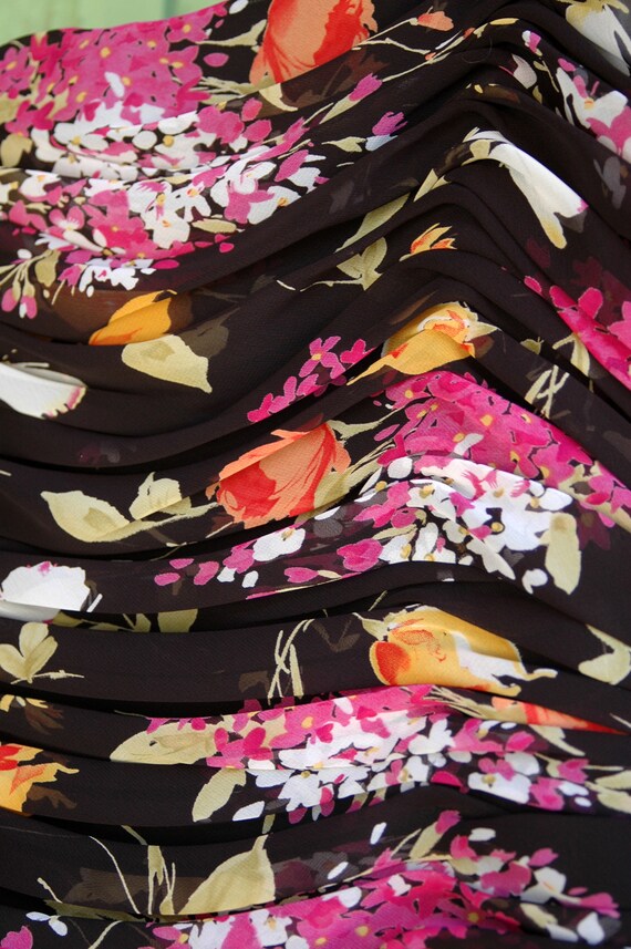 1990s 2000s Black Bright Floral Print Ruched Top // 9… - Gem