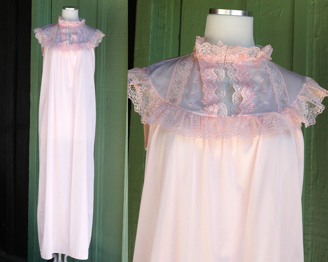 1970s Pale Pink Nylon Long Nightgown With Ruffled Lace Trim // 70s ...