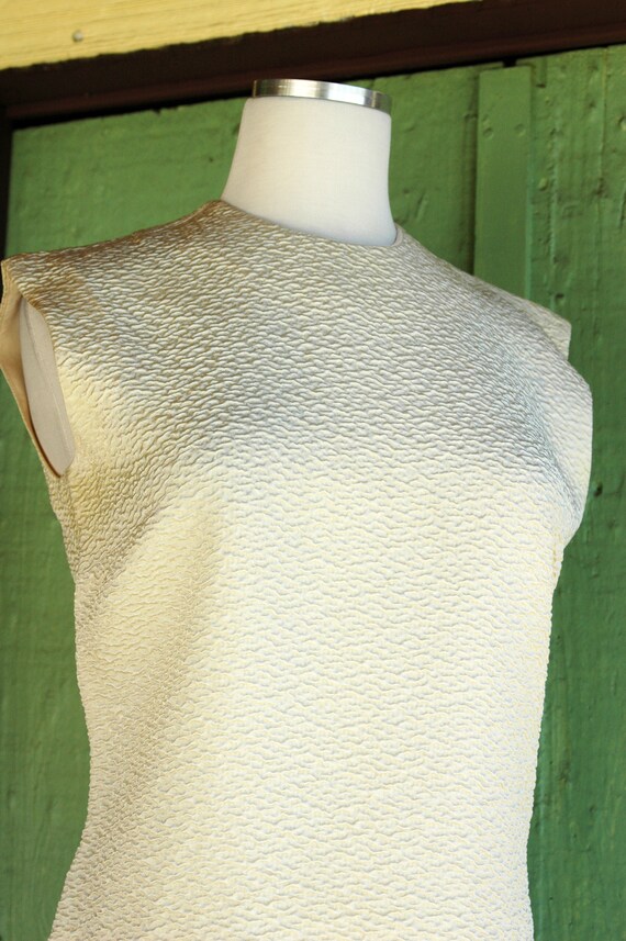 1960s Warm White Pale Yellow Crinkle Textured Shell a… - Gem