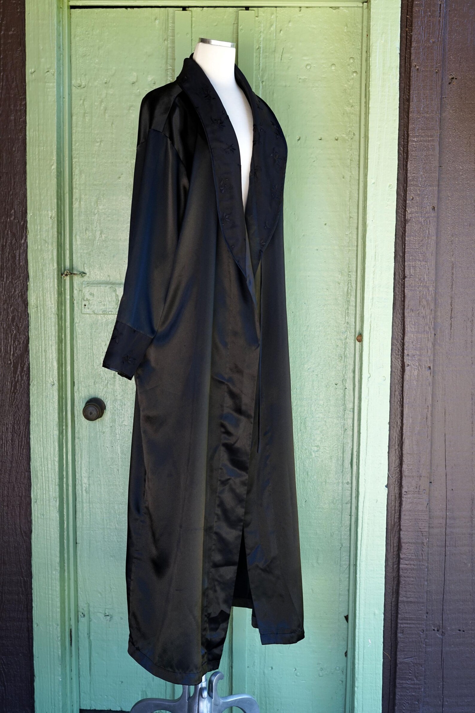 1990s Black Satin Oscar De La Renta Robe // 90s Long Black Robe With ...