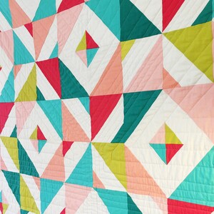 Modern Quilt Pattern, Random Kisses Lap Size Quilt 50" X 60 ...