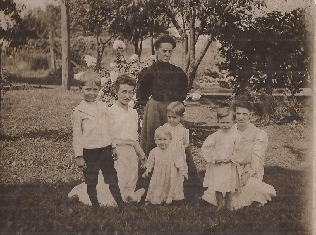 Victorian Photo Shoot, Vintage Photograph, Black and White Photo ...