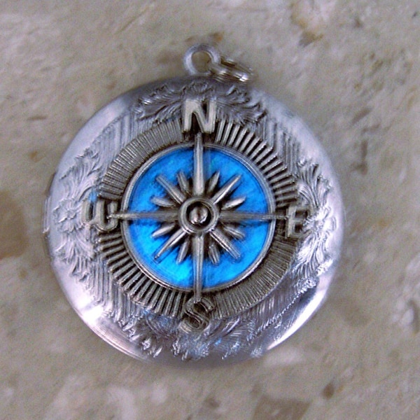 Compass Locket - Etsy