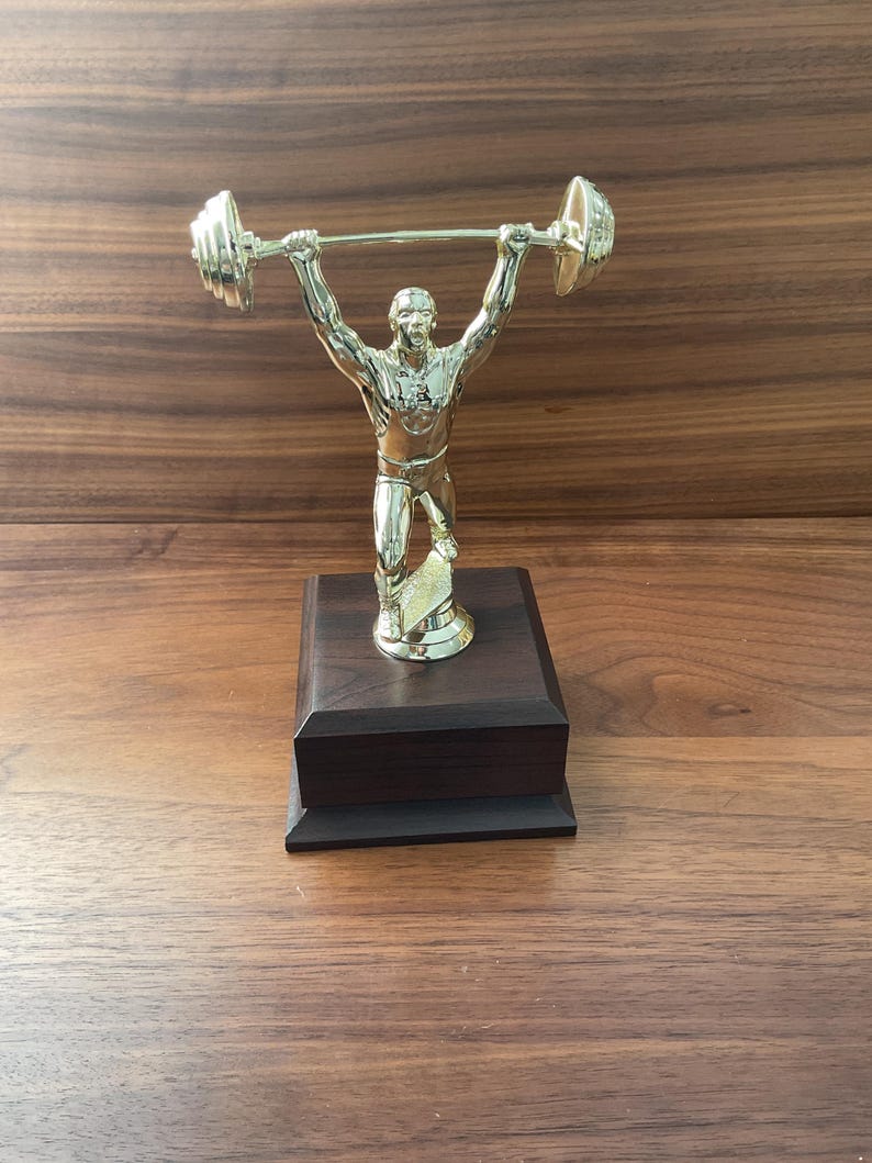 Op maat gegraveerde kampioenstrofee gewichtheffen - Deadlift Award ...