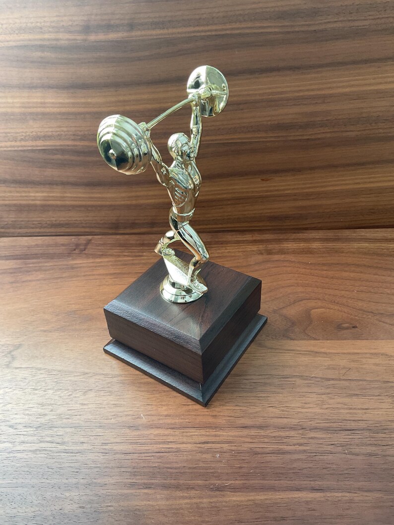 Op maat gegraveerde kampioenstrofee gewichtheffen - Deadlift Award ...
