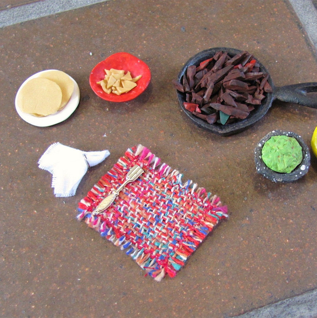 1:12 Dollhouse Miniature Placemat, Mexican Spanish Southwest Artisan ...