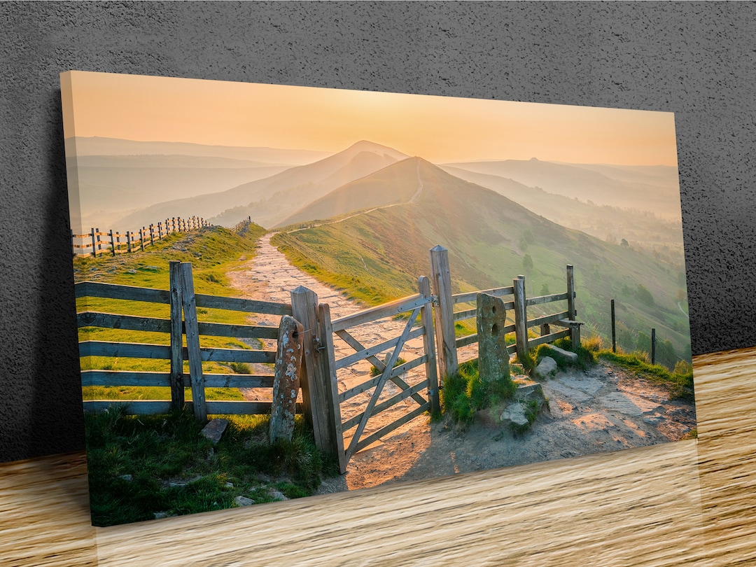 The Great Ridge at Sunrise. Mam Tor Hill Panorama in Peak District ...