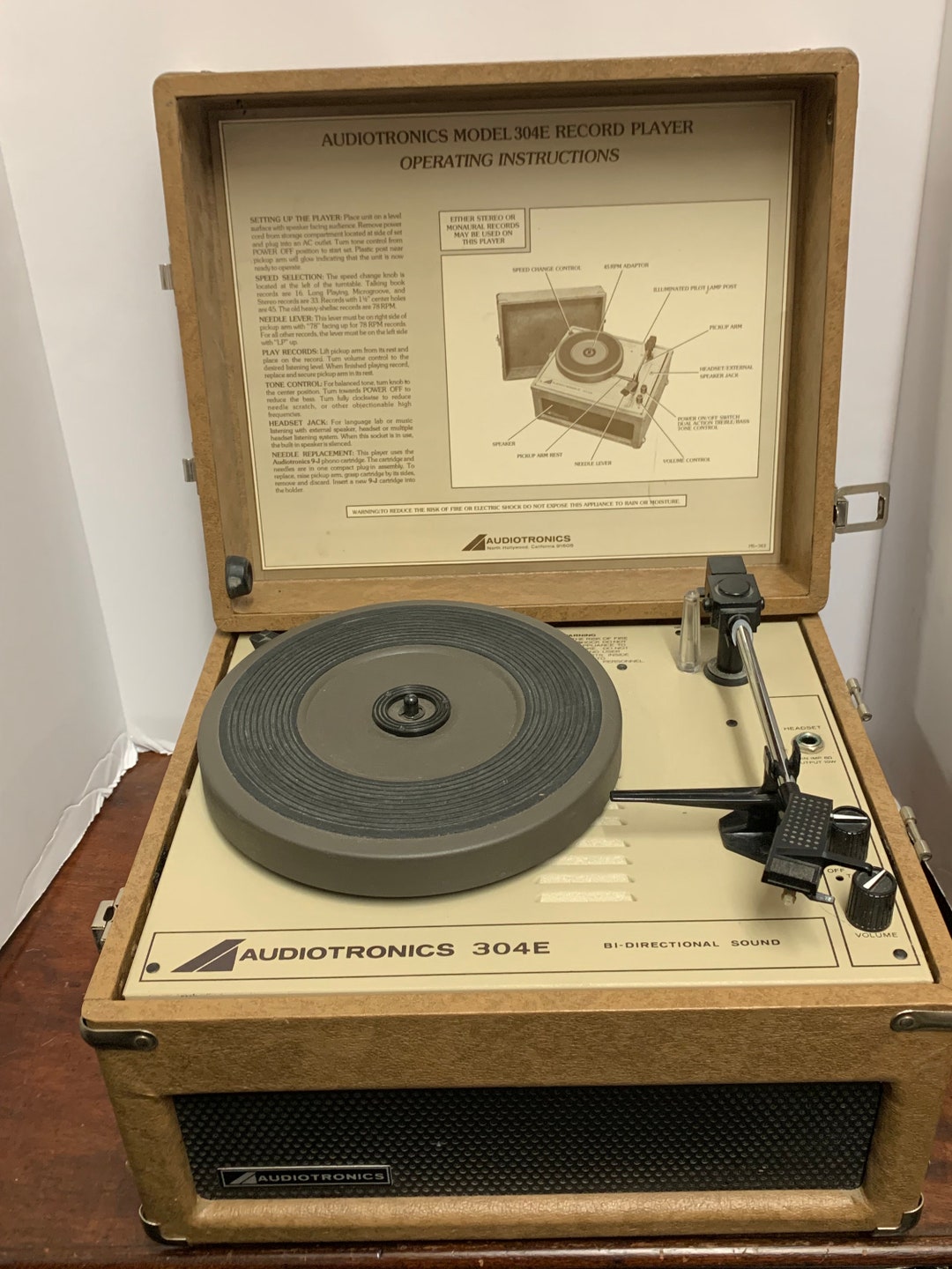 1970s Audiotronics Briefcase Record Player - Etsy