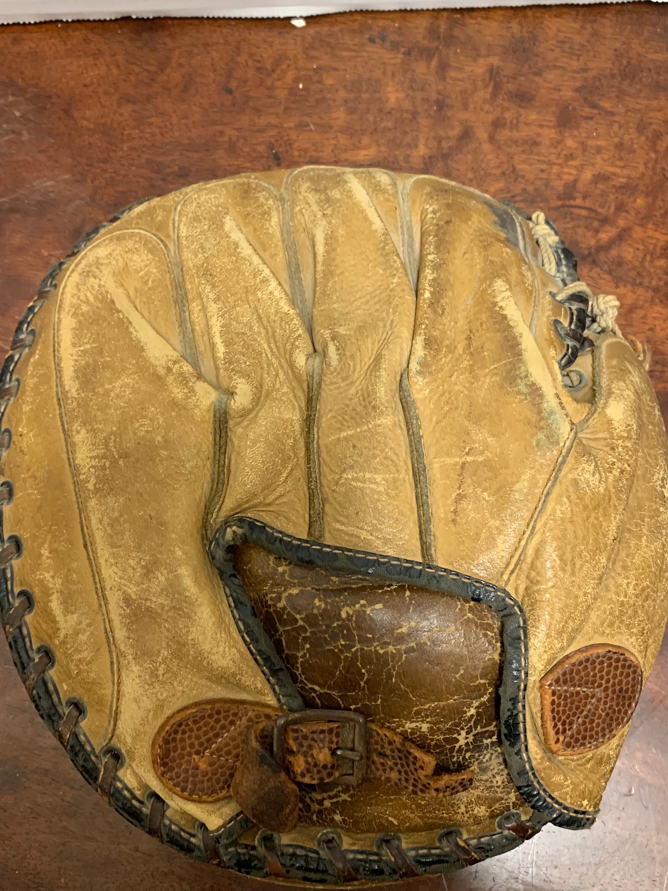 1940s Leather Baseball Catcher’s Mitt - Etsy
