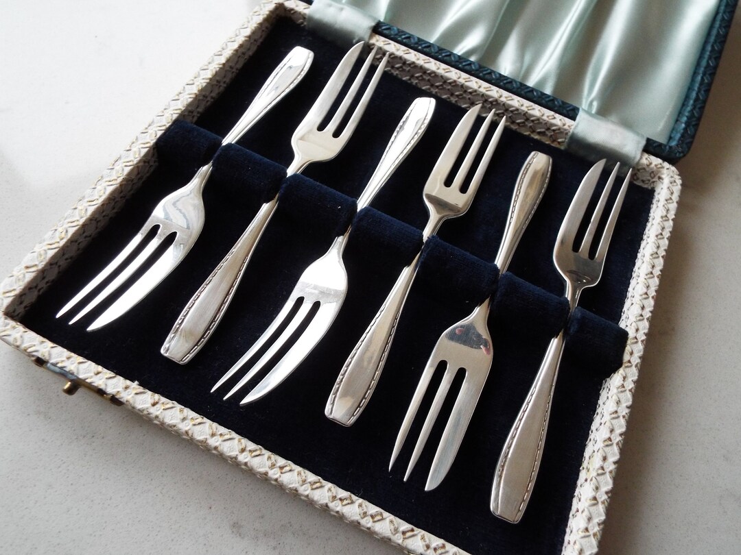 Vintage Cake Forks, Silver Plated. 1950s Complete Boxed Set of Six ...