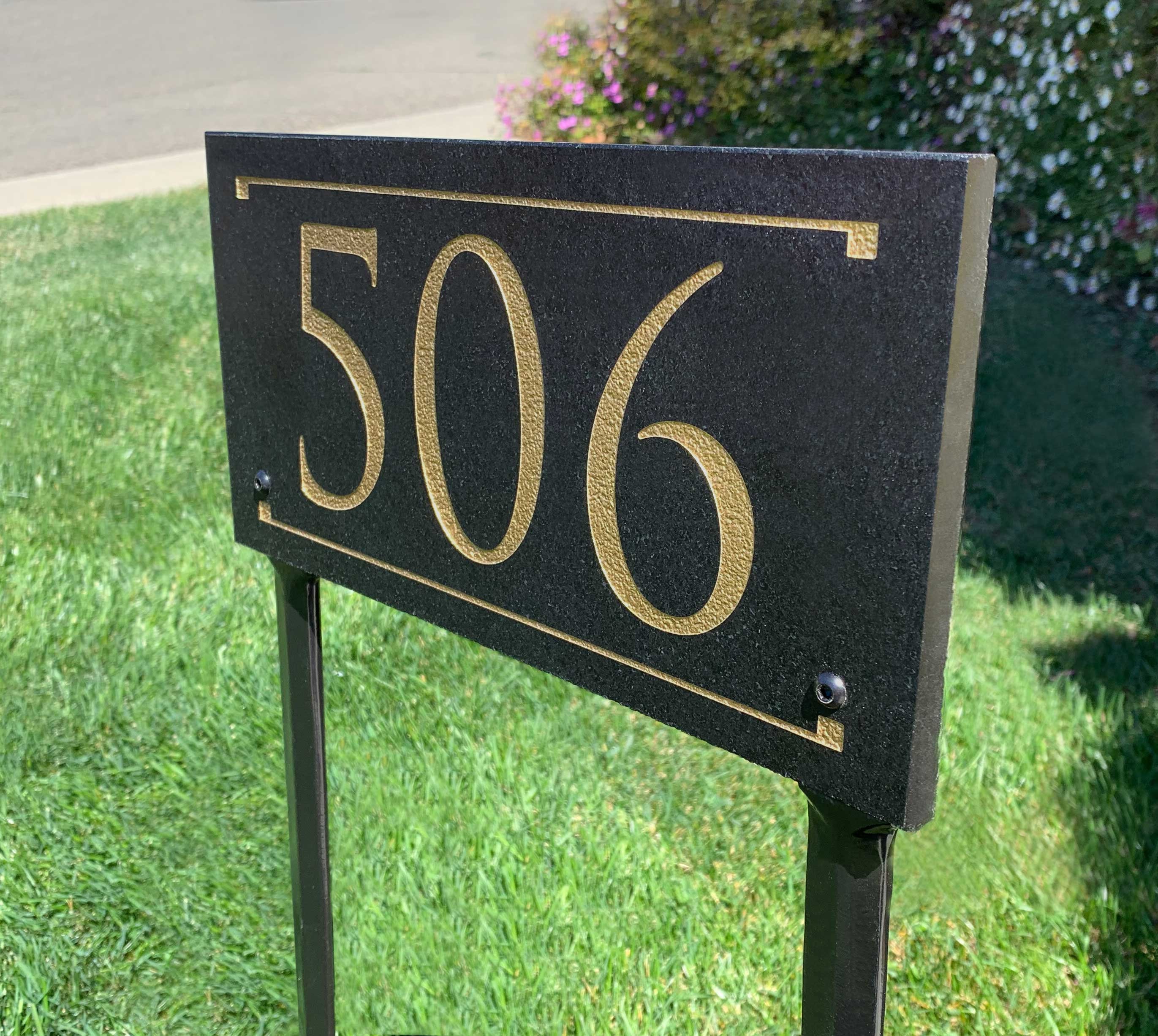 LAWN MOUNTED Stone Address Plaque With Engraved Numbers. - Etsy.de