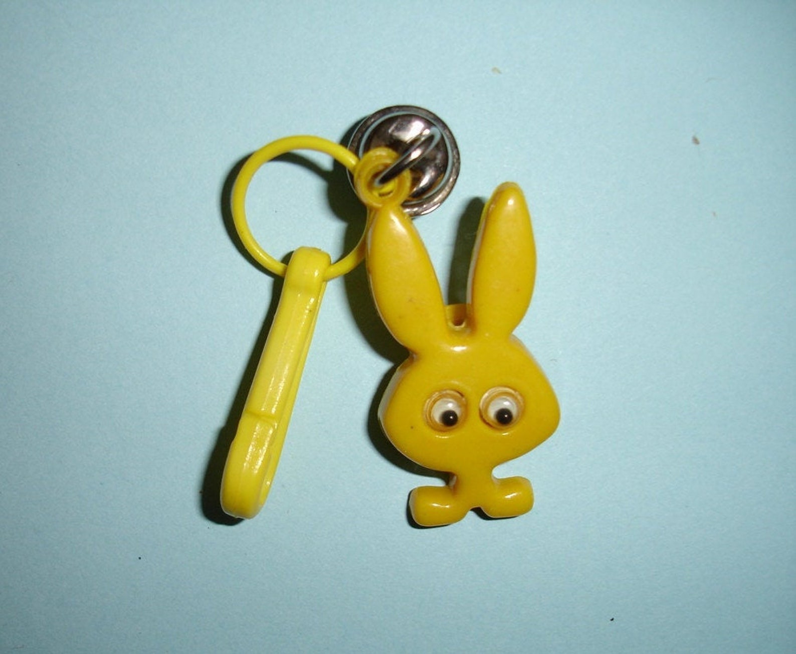 Vintage 1980’s Bell Clip Plastic Charm Bell Clip Googley-eye YELLOW ...