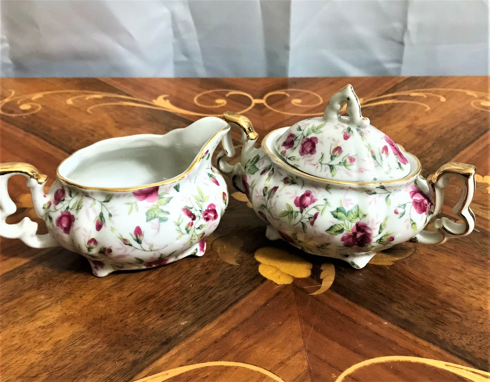 Vintage Lefton Creamer and Covered Sugar, Red Roses, Gold Trim - Etsy