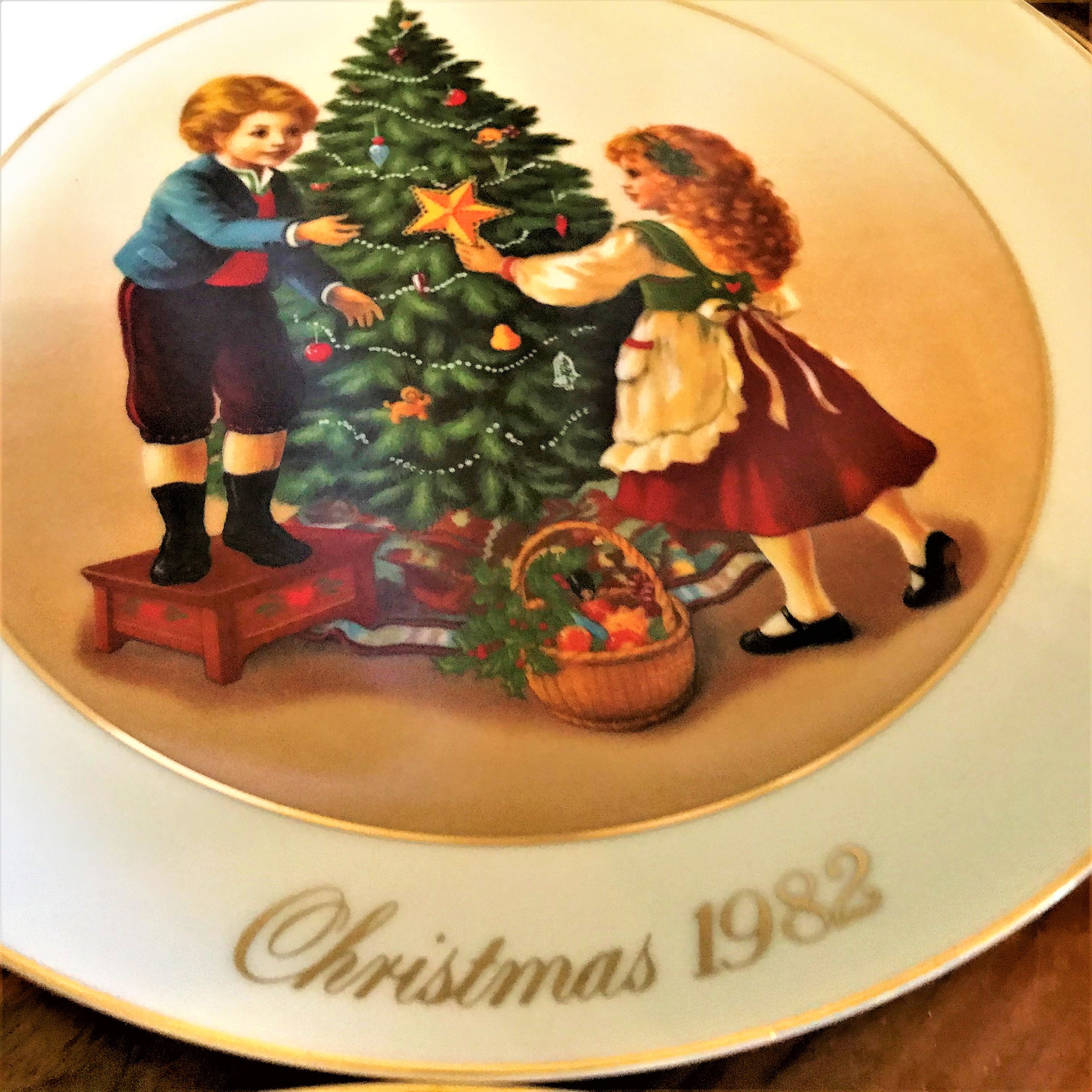 Vintage Collector Plates Made Exclusively for Avon, Set of Four, Wall ...