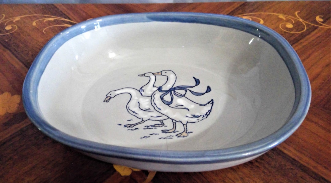Vintage Louisville Stoneware Gaggle of Geese Blue Gingham Serving Bowl ... Vintage Louisville Stoneware Gaggle of Geese Blue Gingham Serving Bowl ...