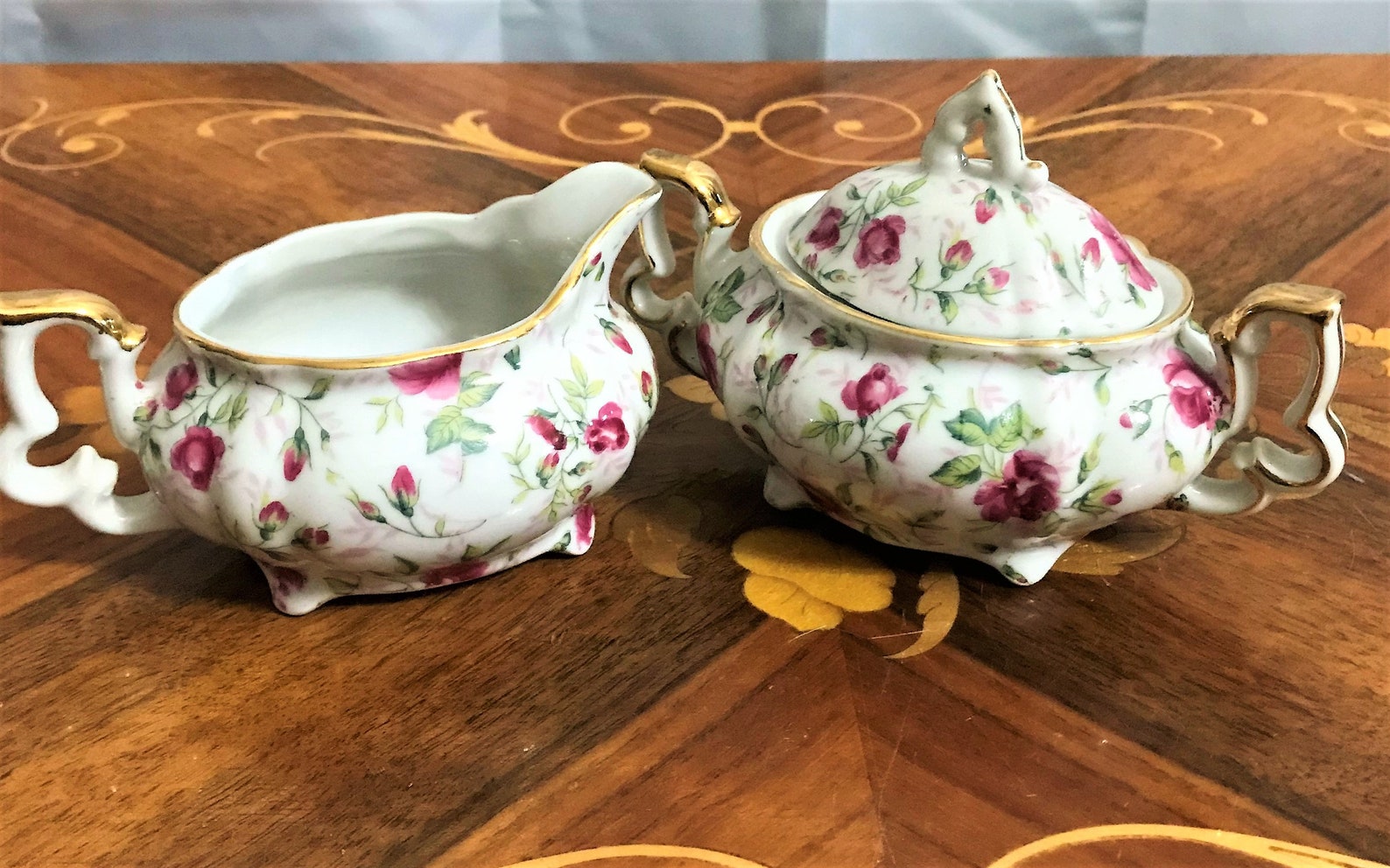 Vintage Lefton Creamer and Covered Sugar, Red Roses, Gold Trim - Etsy