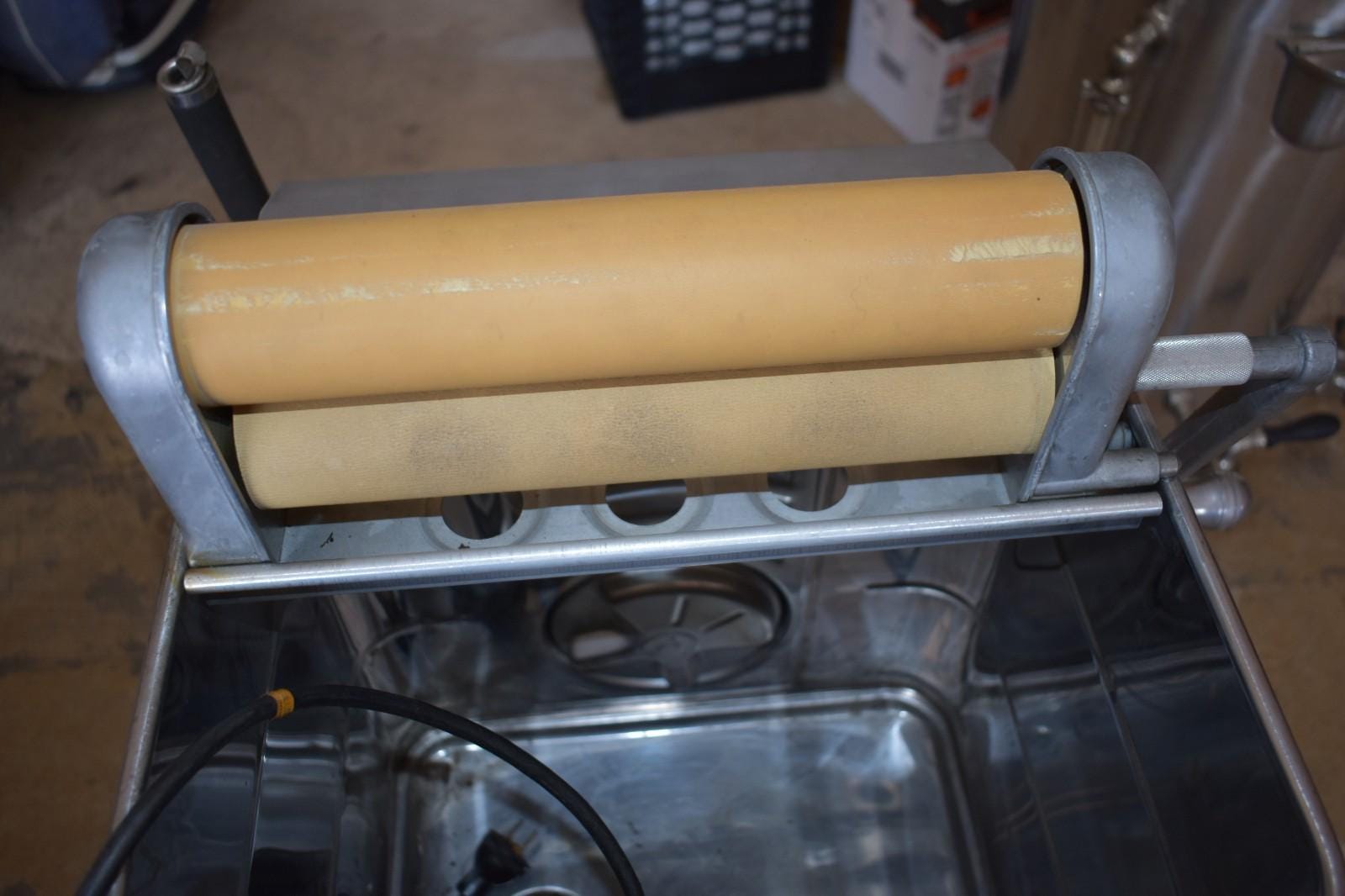 Vintage Monitor Wringer Washer Model 8165 1950s Rolling Electric ...