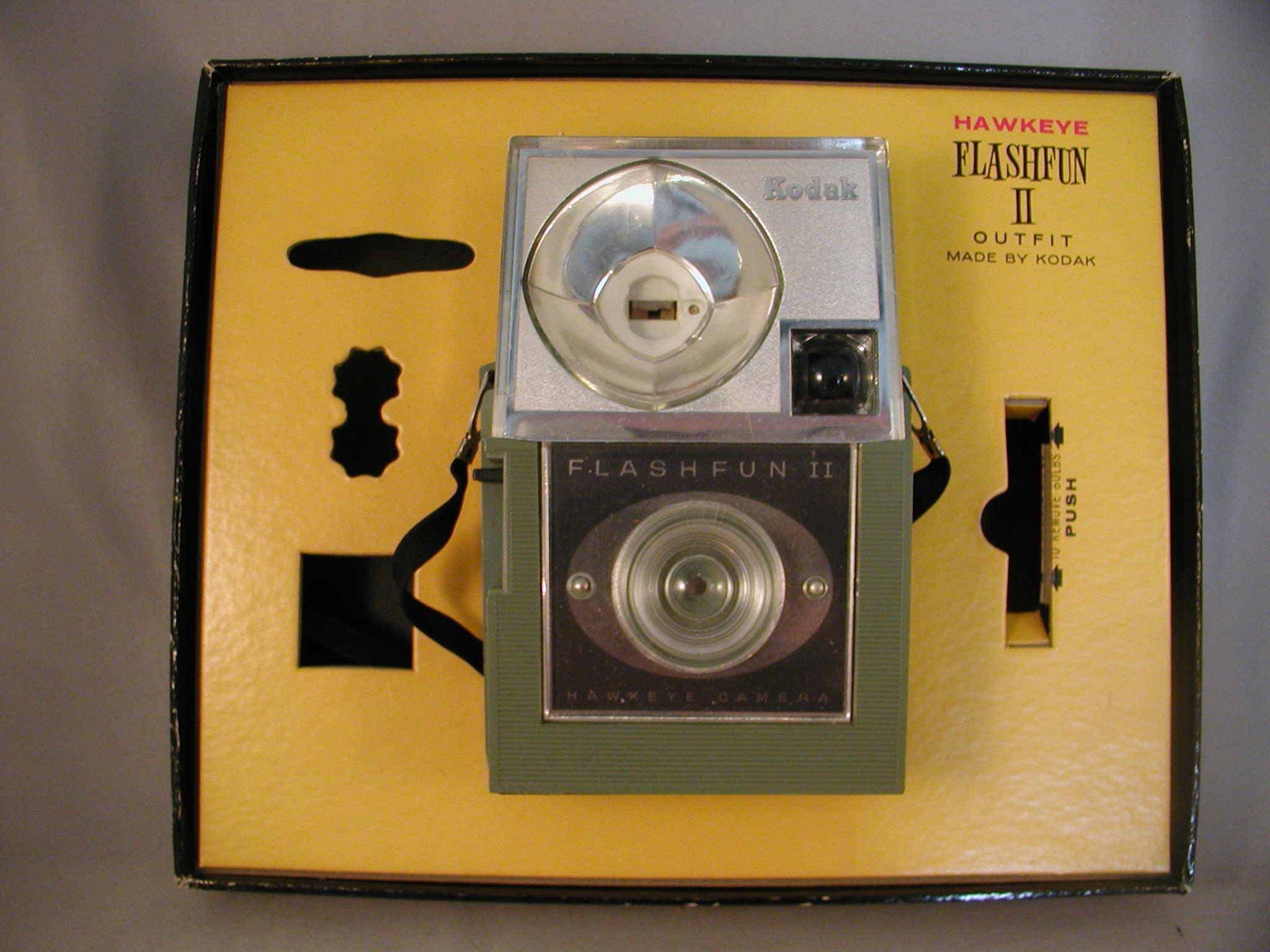 1960s KODAK Hawkeye Flashfun II Camera in Display Box - Vintage Camera ...