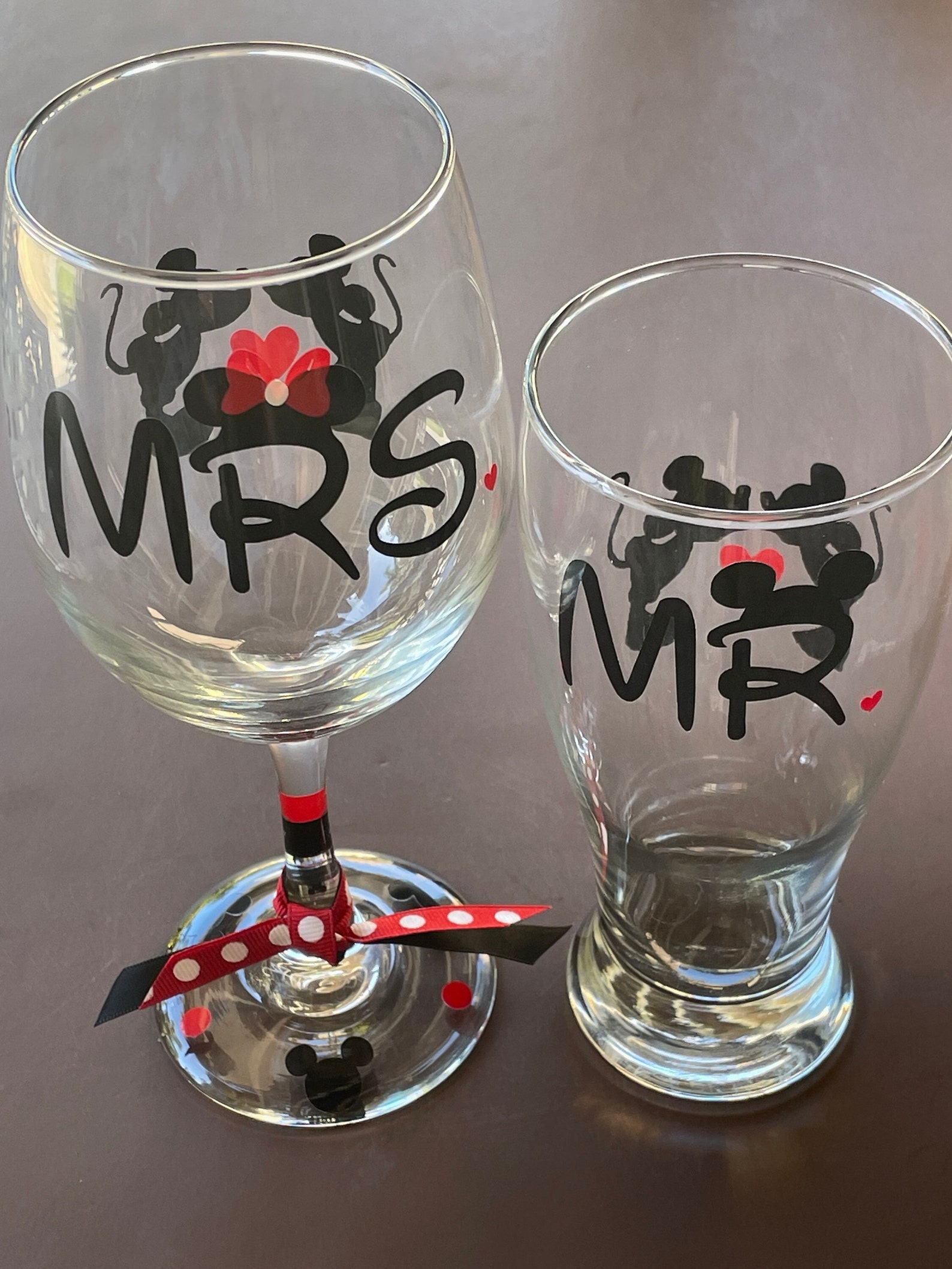 Mr. & Mrs. Disney Set Glassware, Disney Wedding, Engagement ...
