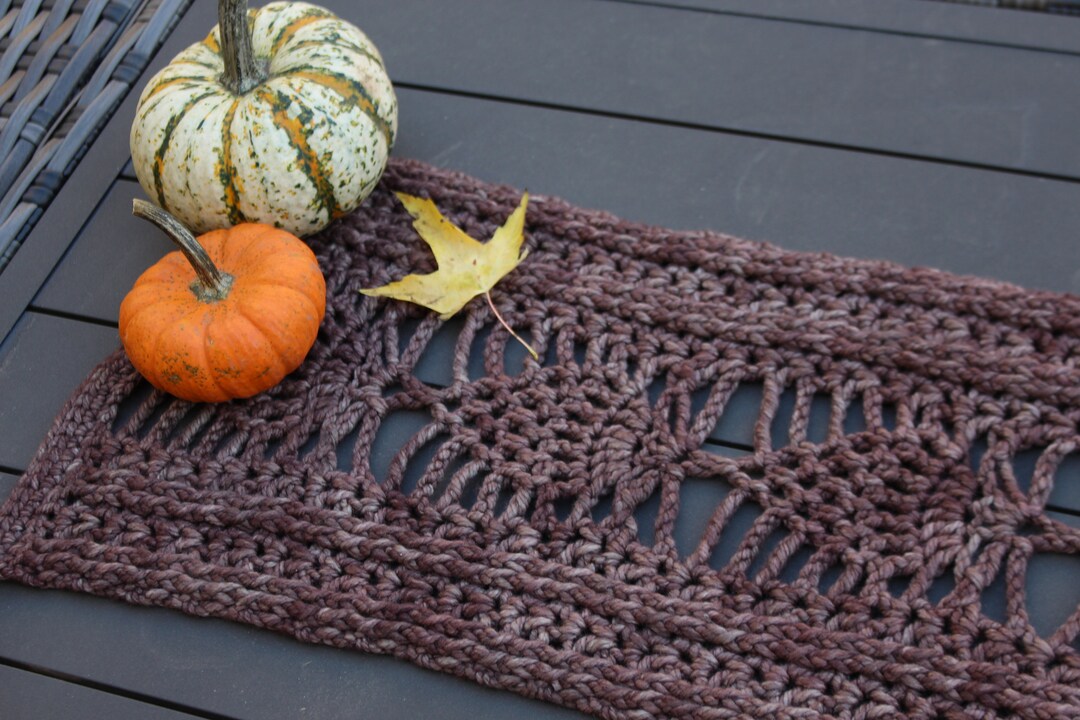 Acorn Season - Crochet Table Runner Pattern - PDF Download - Etsy