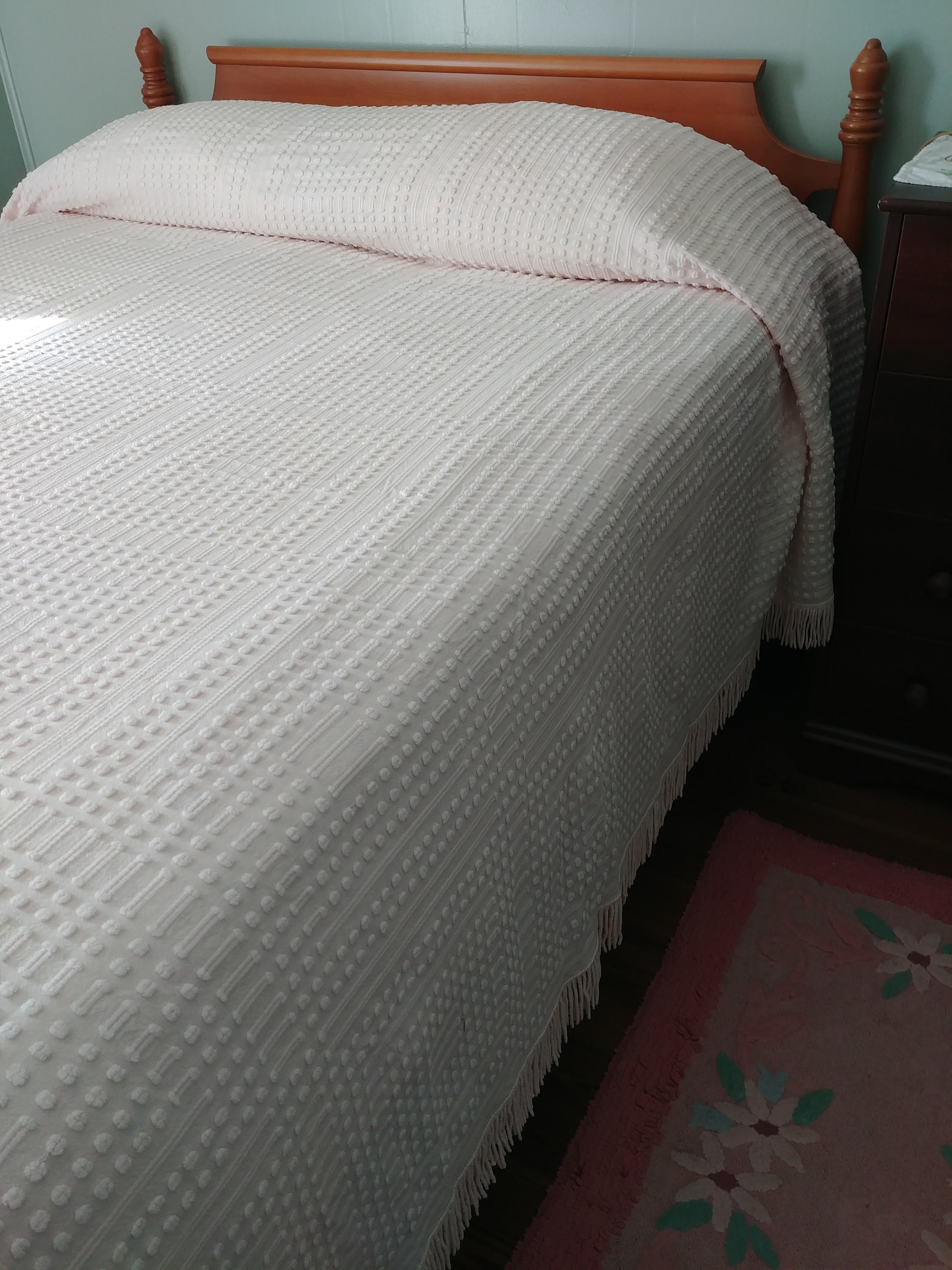 Vintage Morgan Jones Bedspread Pale Pink Pops Button Hole Pattern 108 X ...