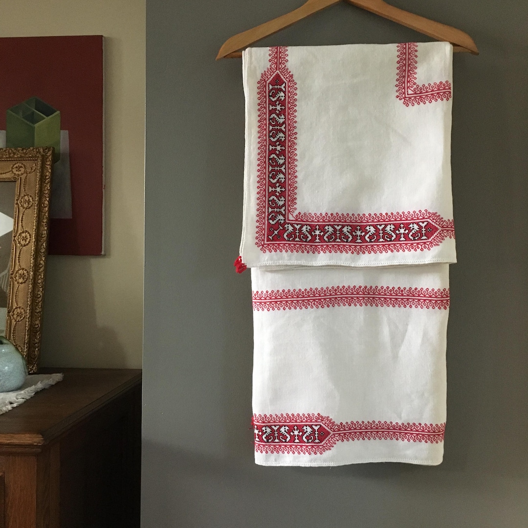 ASSISI EMBROIDERY, Punto Assisi, Hand Embroidered Tablecloth, Italian ...