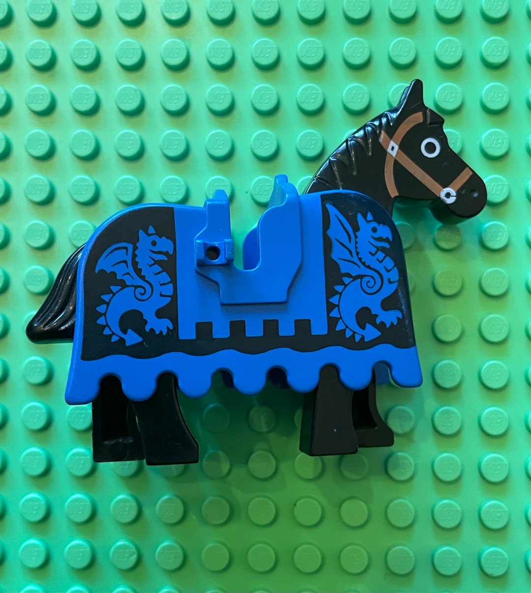 Lego MINIFIGURE Kingdom Vintage Horse Barding, With Black Horse With ...