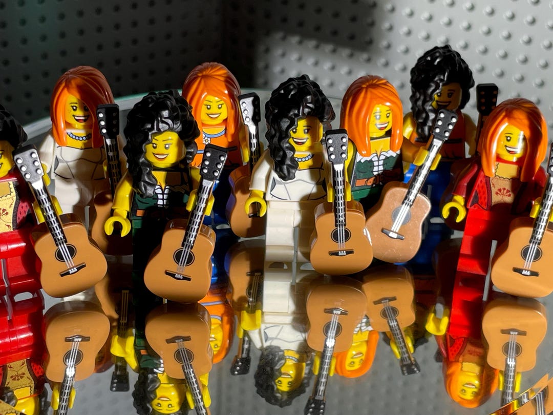 Lego MINIFIGURE Tavern, Musician Bard Female Guitar Adventure Awaits ...