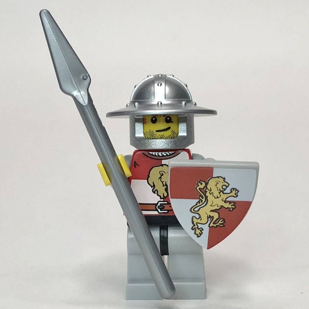 Lego MINIFIGURE Vintage Knight Kingdoms - Lion Knight Quarters, Helmet ...