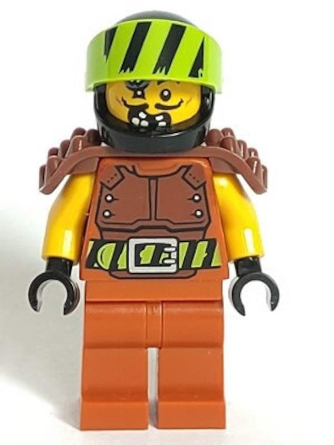Lego MINIFIGURE Road Warrior Wallop - Stuntz Driver, Shoulder Armor End ...