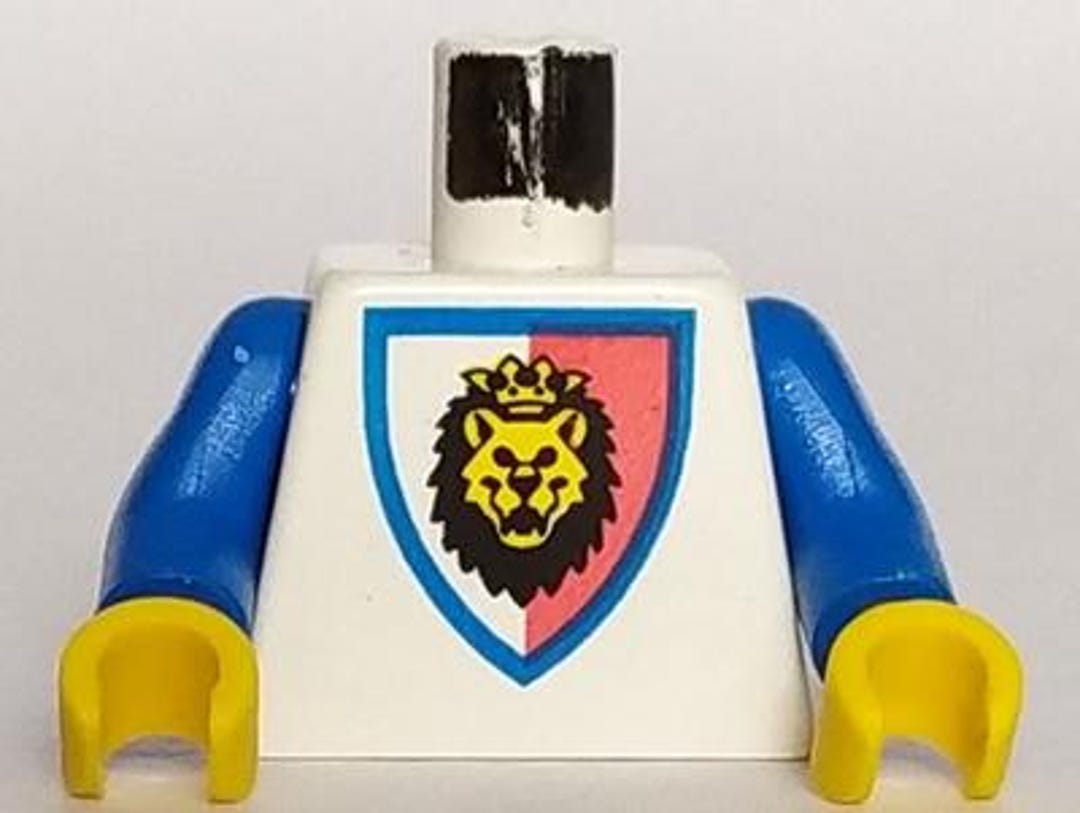 Lego Vintage Torso Castle Royal Knights Lion Head on Red/white Shield ...