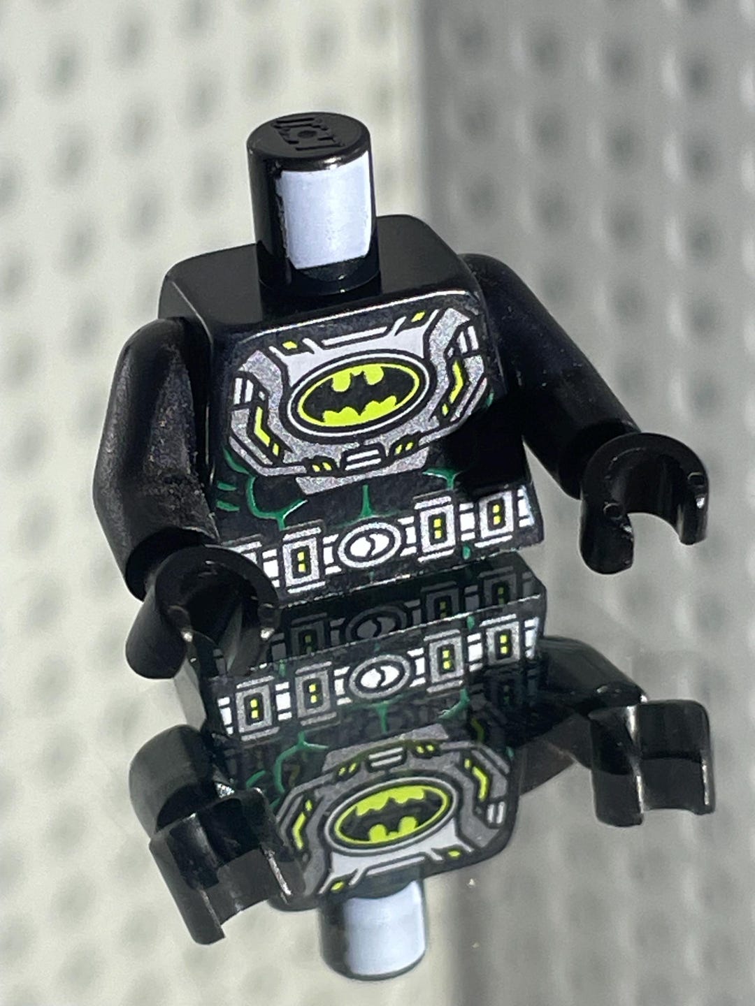 Lego Torso Batman Logo in Lime Oval With Body Armor and Silver Belt ...