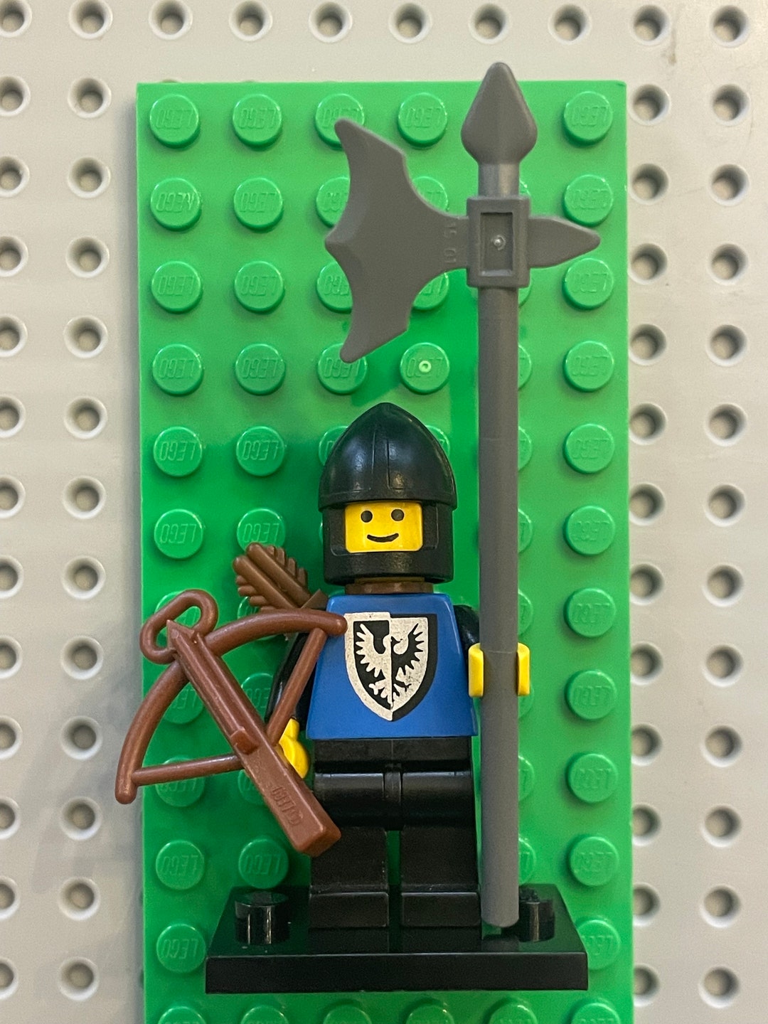 Lego MINIFIGURE Vintage Castle Black Falcon Black Legs, Black Chin ...