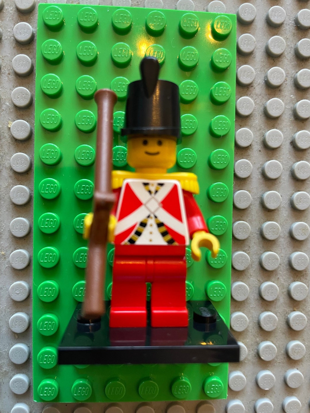 Lego MINIFIGURE Classic Vintage Imperial Guard Red Legs With Yellow ...