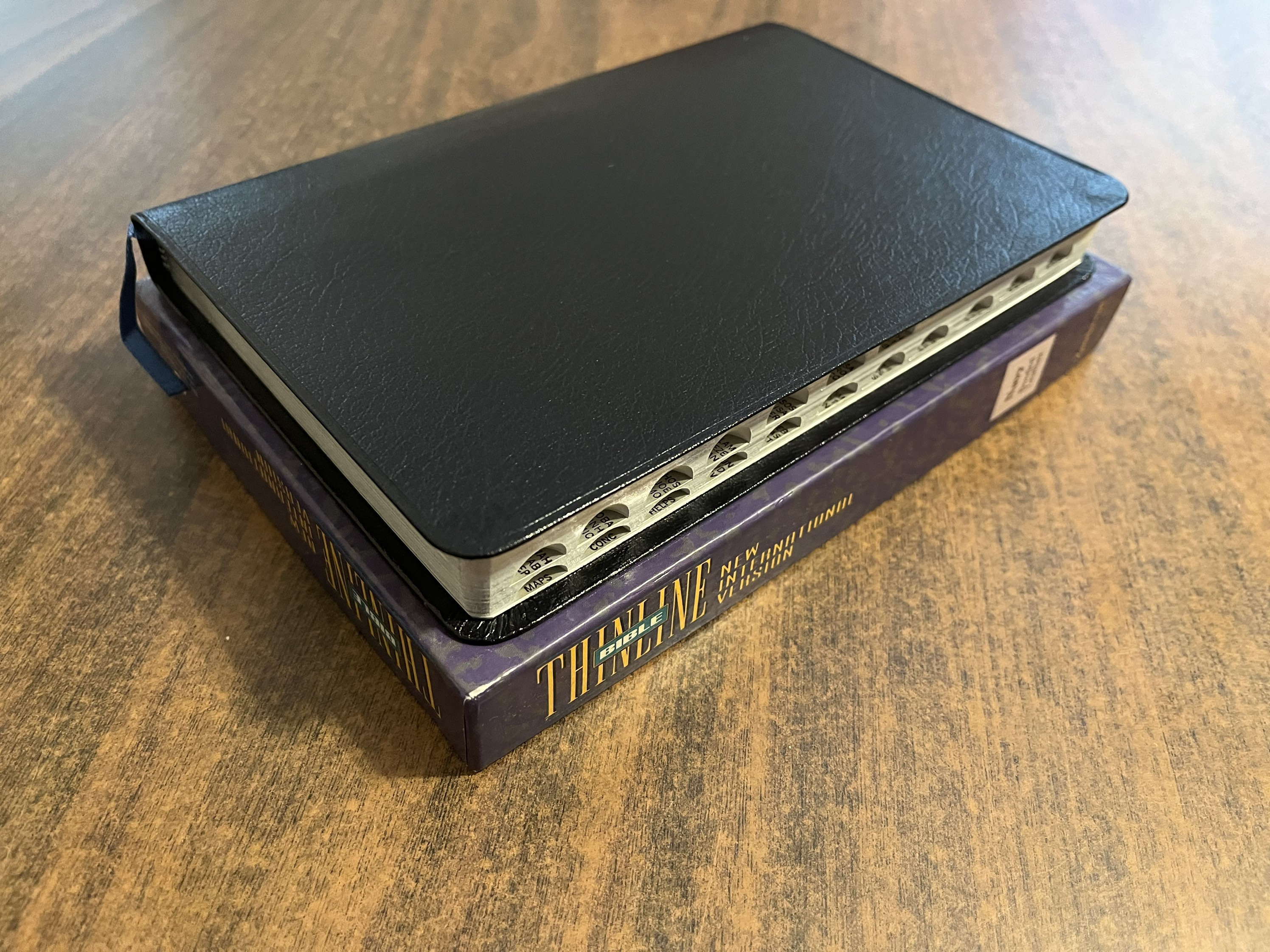 NIV 1984 Thinline Bible Thumb Indexed - Navy Bonded Leather