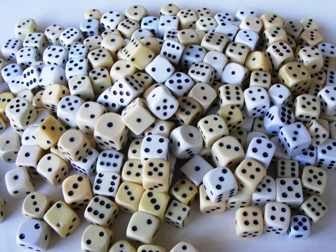 40 Vintage White Dice, Bulk Plastic Dice Mix, Game Pieces, Replacement ...