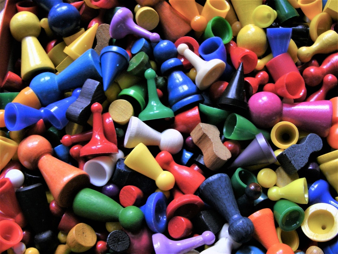 60 Vintage Wooden and Plastic Pawns, Bulk Game Pawn Mix, Replacement ...