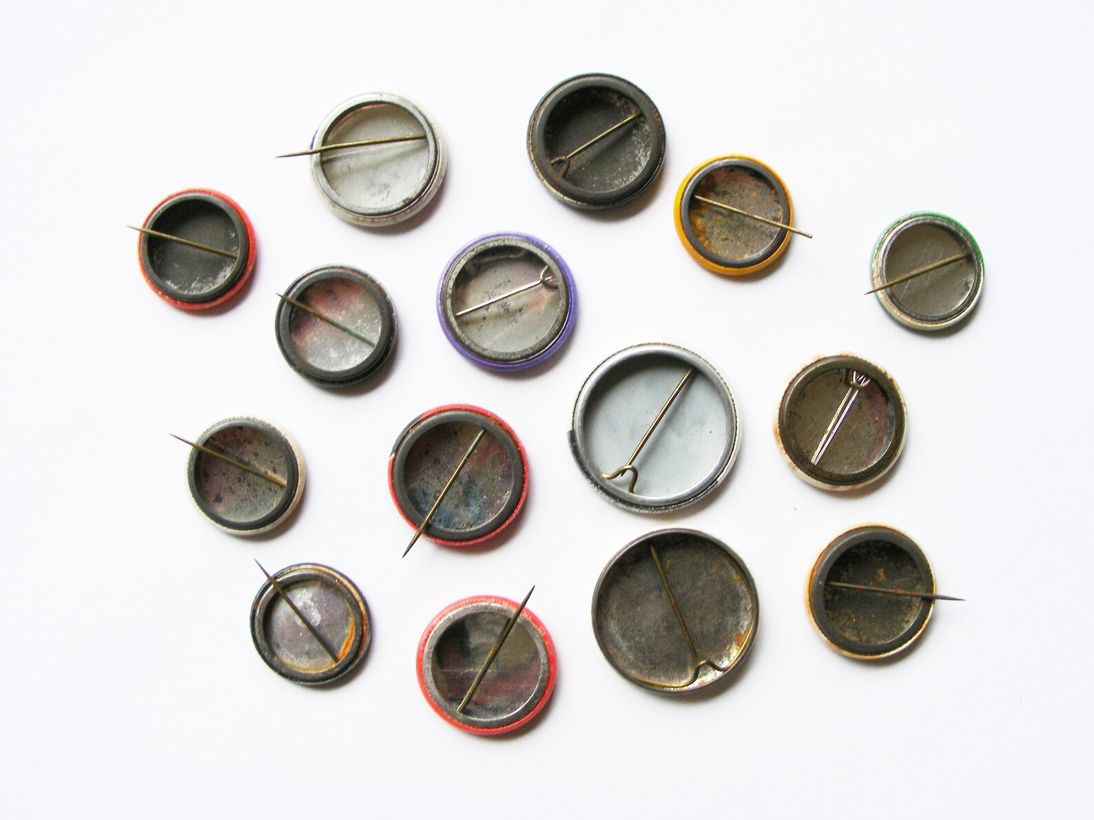 15 Vintage Dutch Pins Bulk 1970s Pin Buttons Retro - Etsy